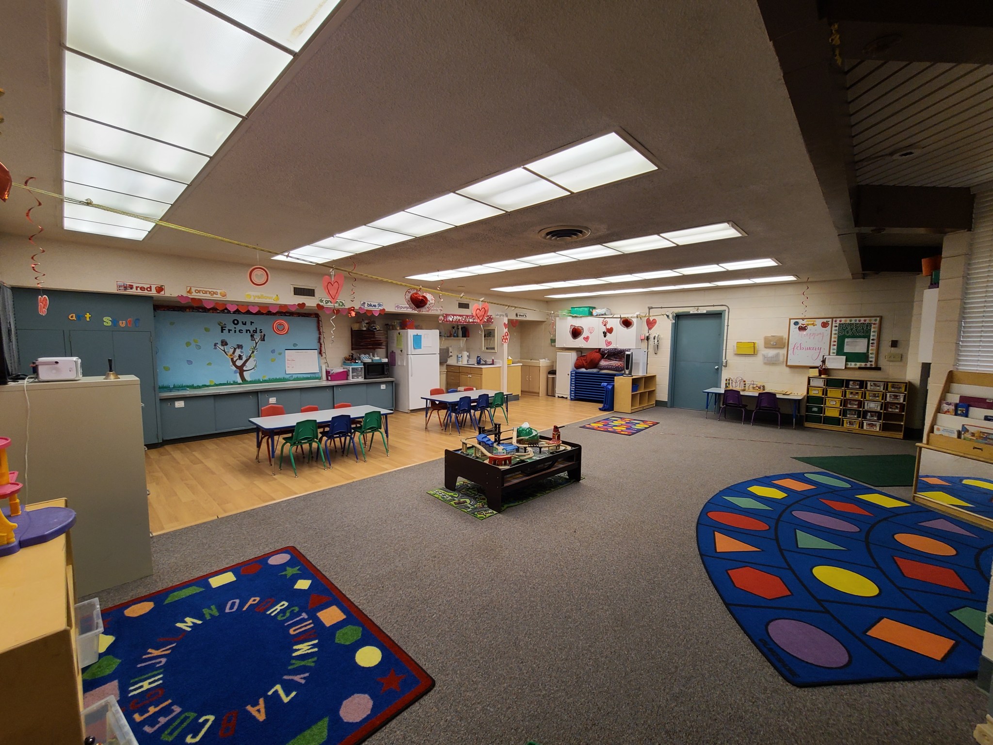 Red Birds (2s) – Little Oak Preschool
